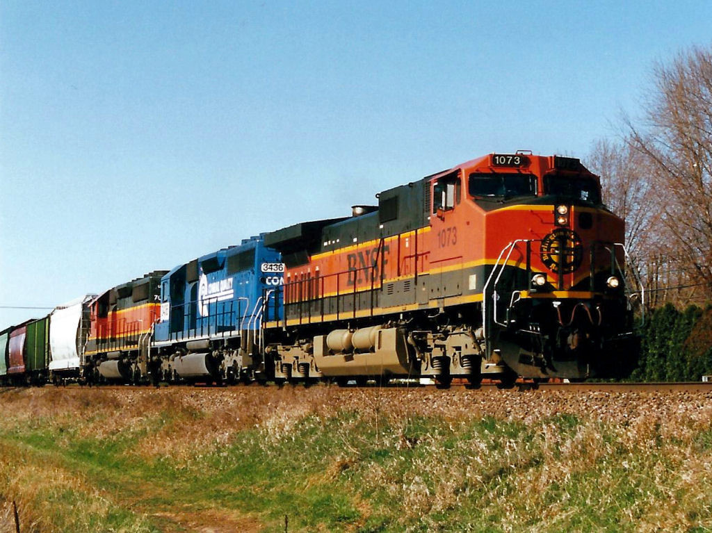 BNSF 1073